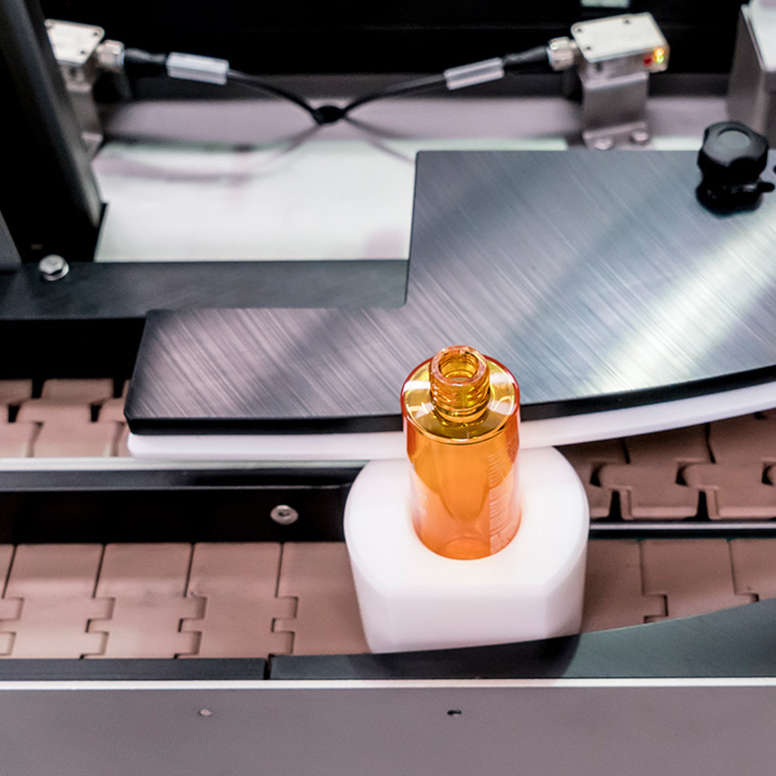 Bottle puck loader - Rotzinger