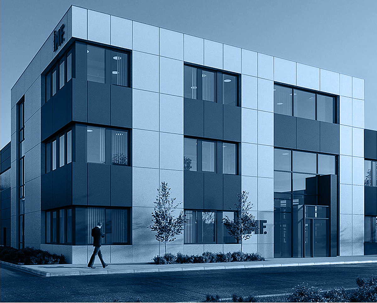 Rotzinger Unveils A Robot With An Integrated Buffer - Rotzinger